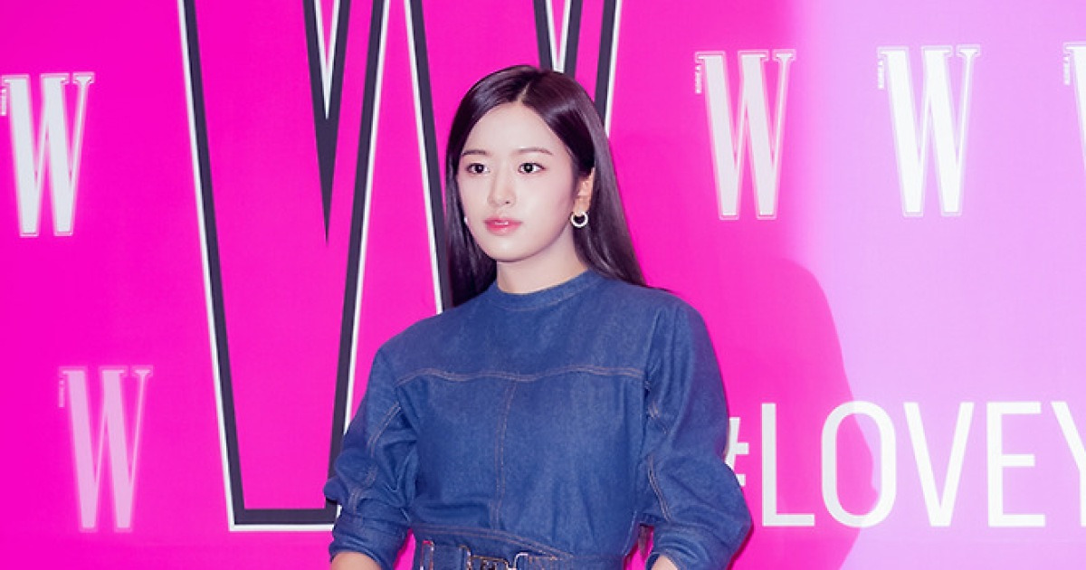 [bnt포토] 아이브 안유진 '압도적인 기럭지'