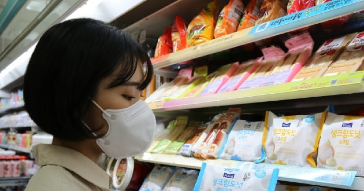 CU 크림빵 1500만개 팔자…GS25, 매일유업 손잡고 생크림도넛 내놨다