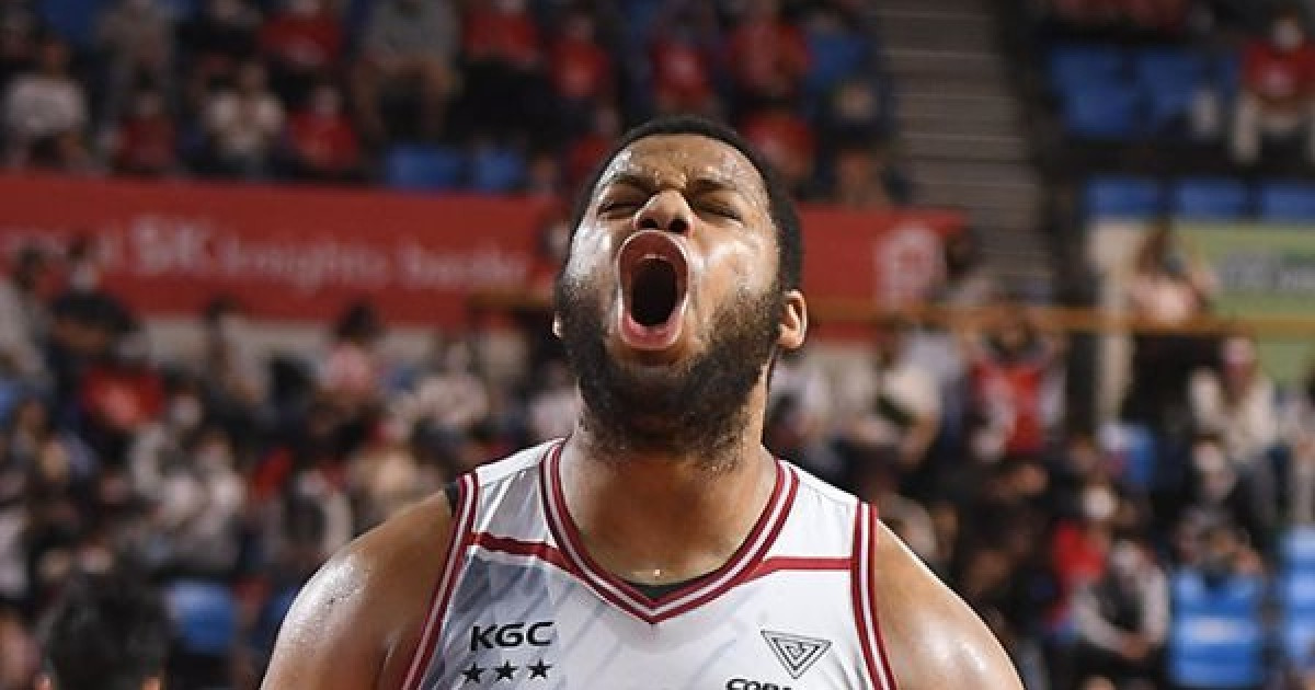 '스펠맨 23득점' KGC, LG에 83-79 역전승…선두 유지