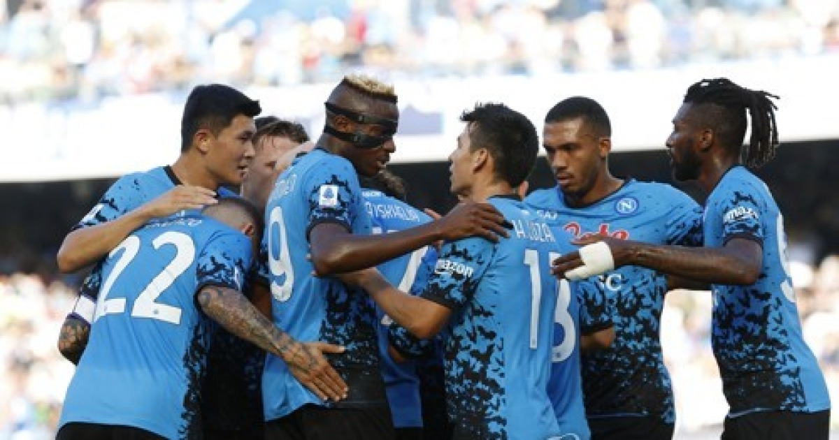 '흐비차 1G 2AS' 나폴리, 사수올로 전 3-0 리드 (전반 종료)