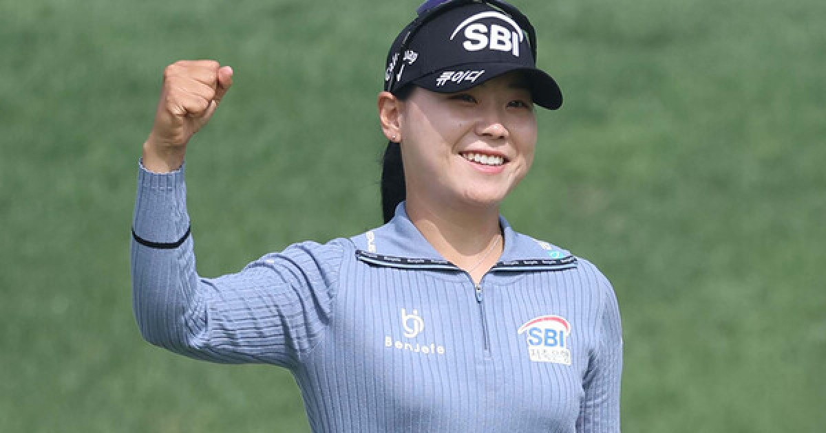 '섬에서 강한' 이소미, 시즌 첫 우승에 성큼 [KLPGA SK네트웍스]