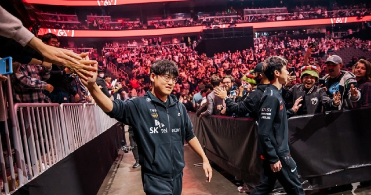 T1, 5년 만에 롤드컵 결승 진출