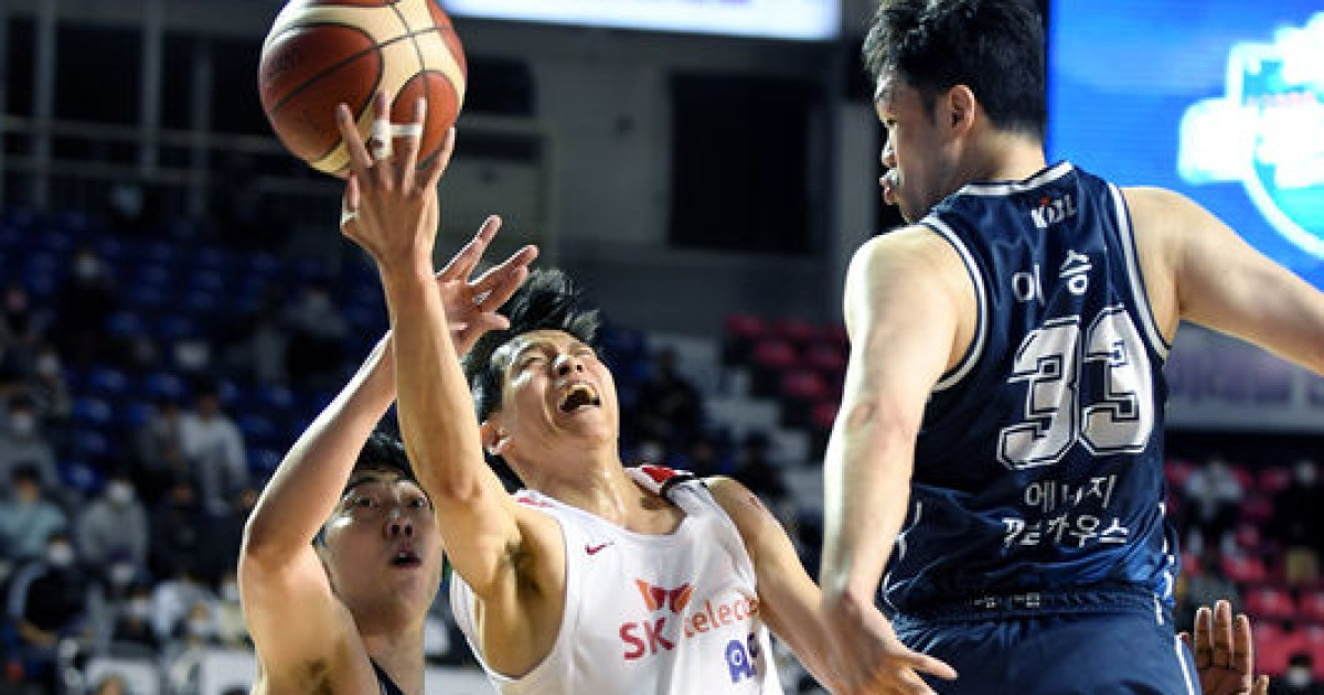 '김선형 더블더블' SK, 3연패 탈출.. KCC는 3연패 '9위로'