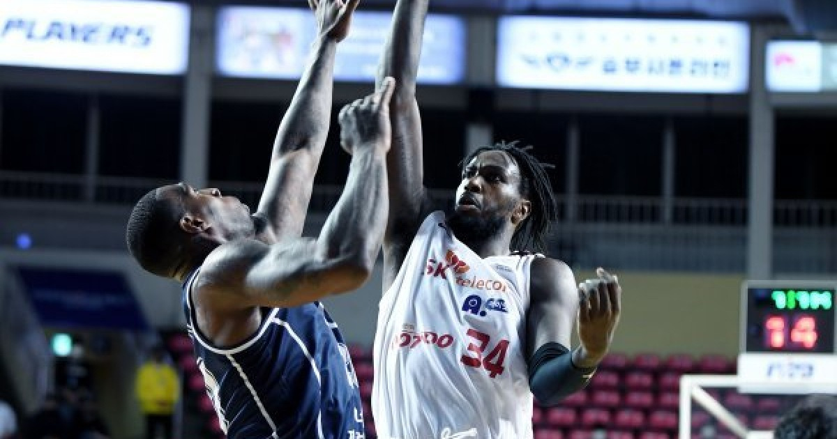 ‘김선형 17점·10AS’ SK 3연패 탈출…KCC 3연패