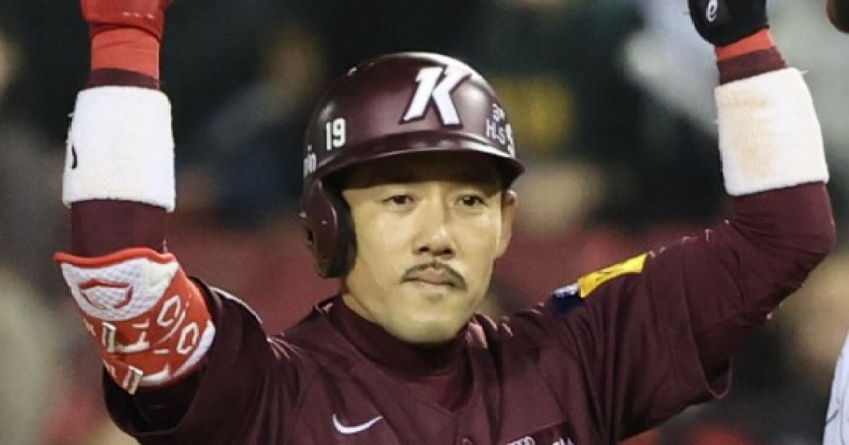 키움 이용규 선발 2번타자로, SSG는 김민식이 김광현과 밧데리 호흡 맞춰…2만 2500석 매진으로 PS 5연속 만원[KS 1차전]