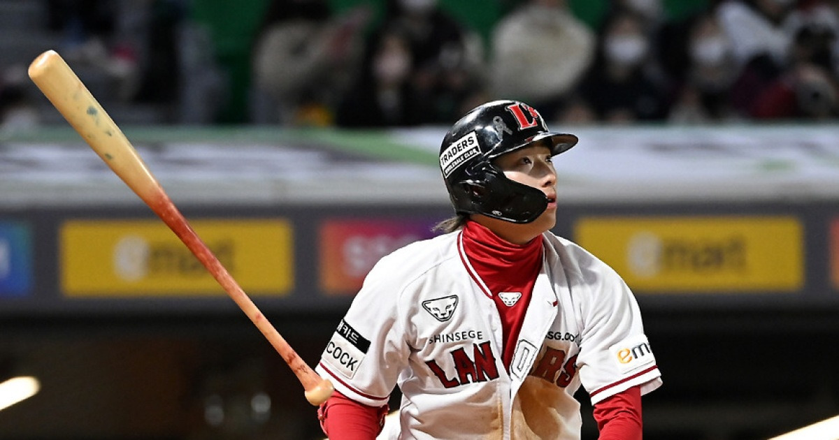 SSG 최지훈, 생애 첫 KS 안타에 홈런까지 폭발[KS2 현장]