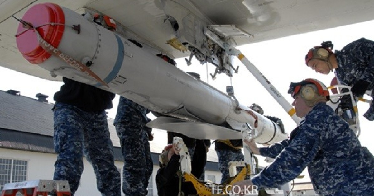 우리군 F-15K가 NLL 이북으로 쏜 슬램-ER 장거리 공대지 미사일은