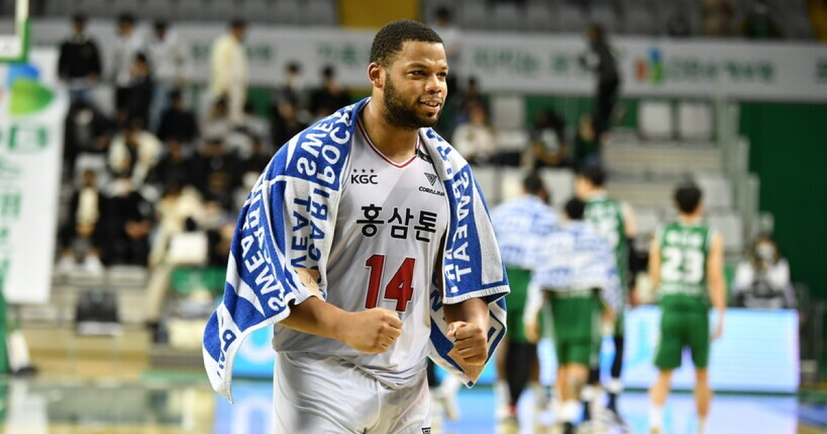 ‘6명 두 자리 득점’ KGC, 구단 최초 1라운드 7승…DB는 5연승 마침표