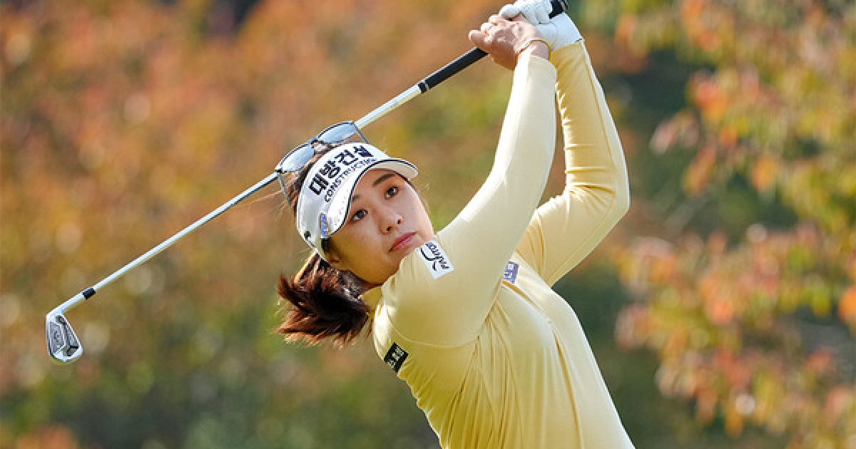 이정은6, 토토재팬 클래식 3R 공동 4위…선두 우에다 모모코 상대로 역전 우승 도전 [LPGA]