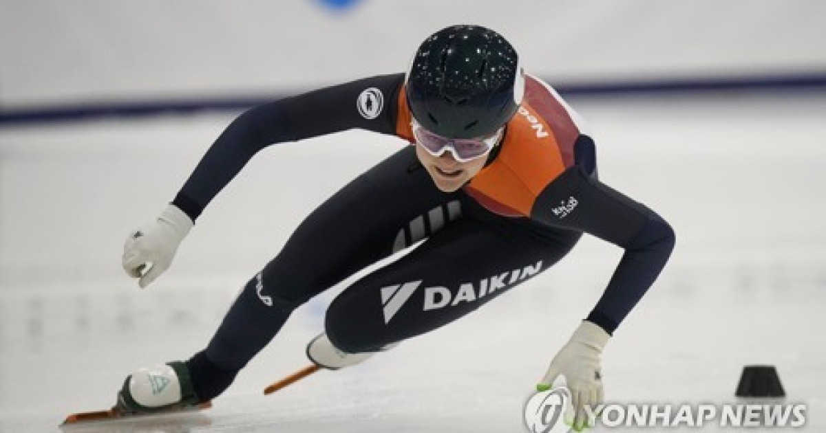 WCup Short Track Speedskating