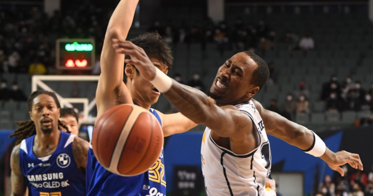 [포토]KCC 제퍼슨, 내 공...