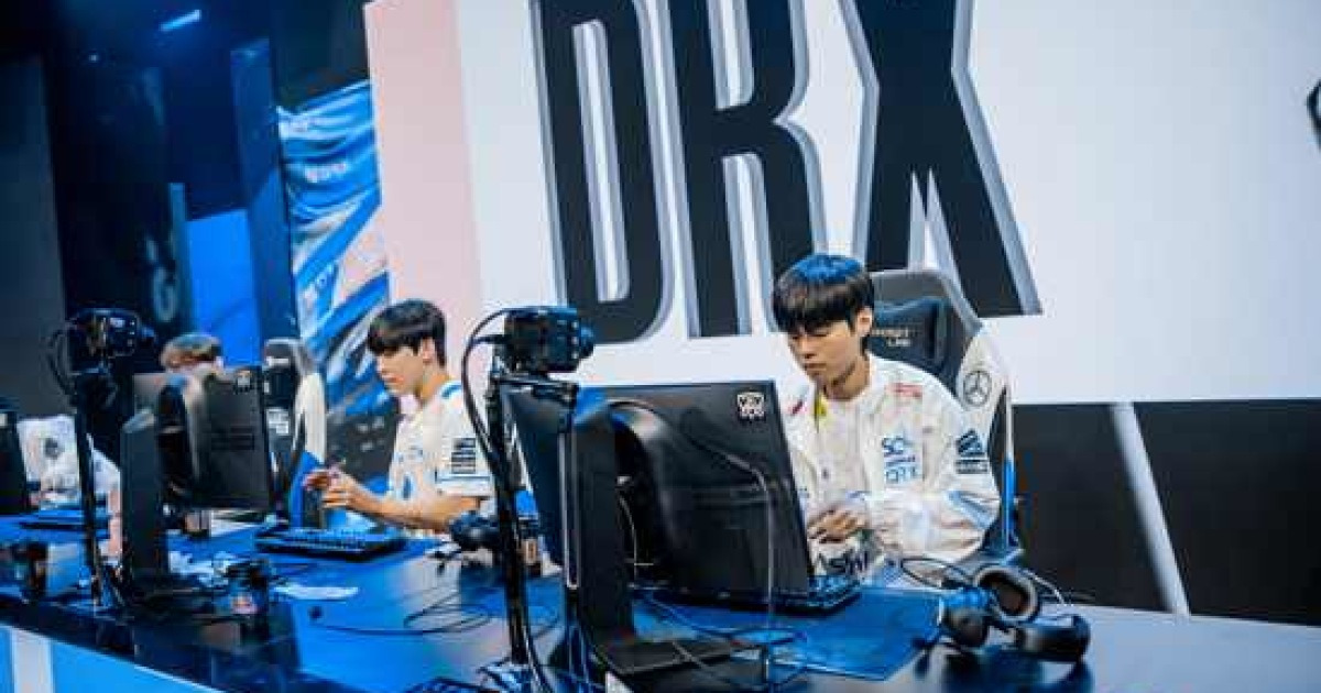 [롤드컵] '데프트의 첫번째 트로피' DRX, 언더독의 반란…T1 꺾고 '2022년 제패'