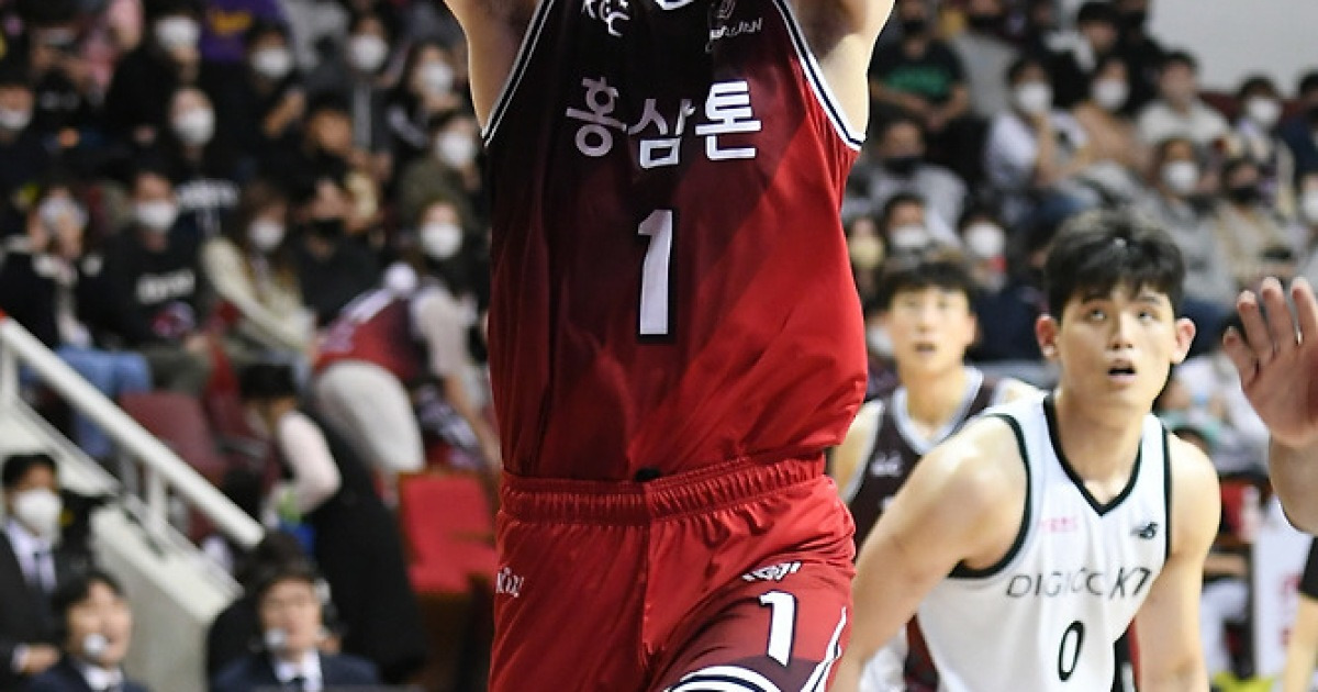 '7억5천 전성현은 잊어라' KGC 돌풍, 연봉 9천 배병준이 이끈다 [김 용의 KBL PUB]