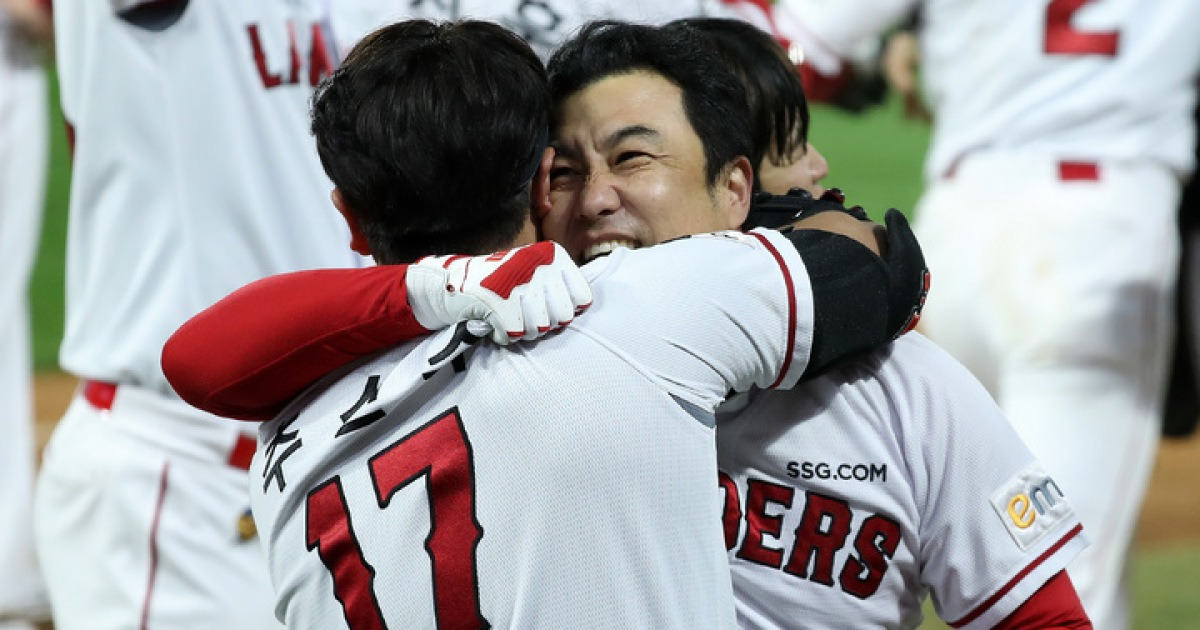 [KS]'김강민 끝내기 3점포' SSG, 우승 향한 '8부능선' 넘었다(종합)