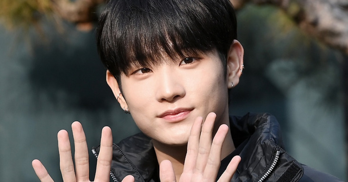 DKZ 기석 '수줍은 손짓'[엑's HD포토]