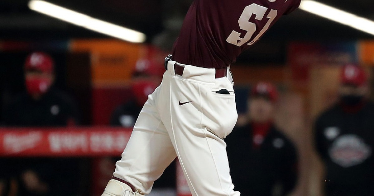 [KS6] '드디어 터졌다' 키움 이정후, 폰트 상대로 솔로포 '쾅'