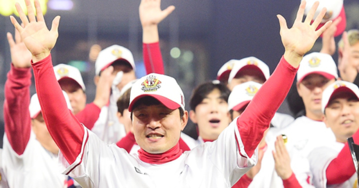 '우승 이끈 2타점' 김성현 "KS MVP 노렸는데…스타는 아무나 되는 게 아니다" [KS]