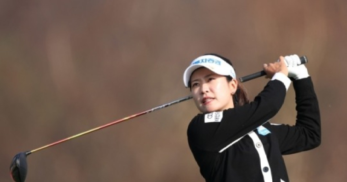 7타 줄인 상금왕 박민지, KLPGA 최종전 SK 챔피언십 2라운드 선두