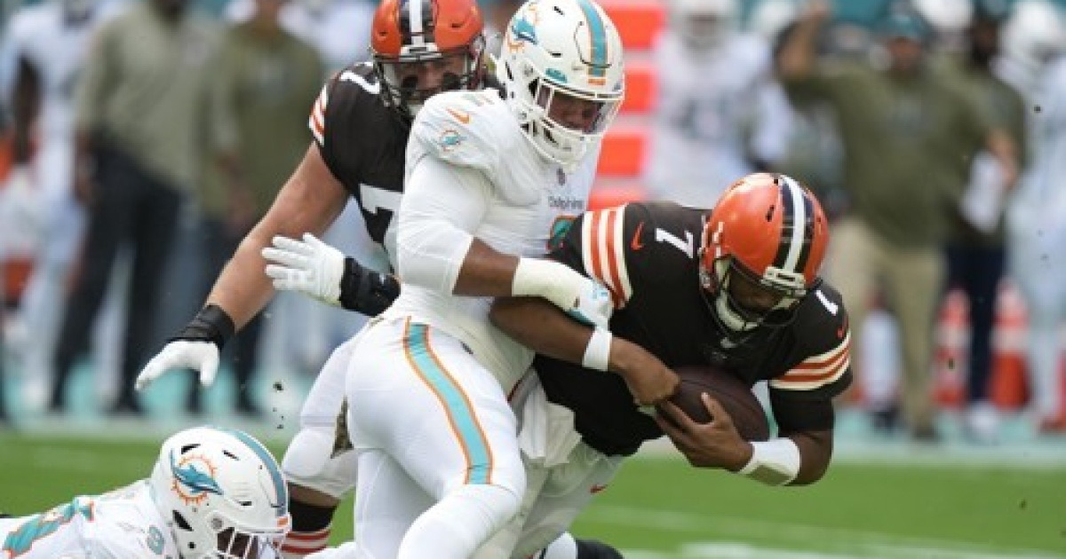 Browns Dolphins Football