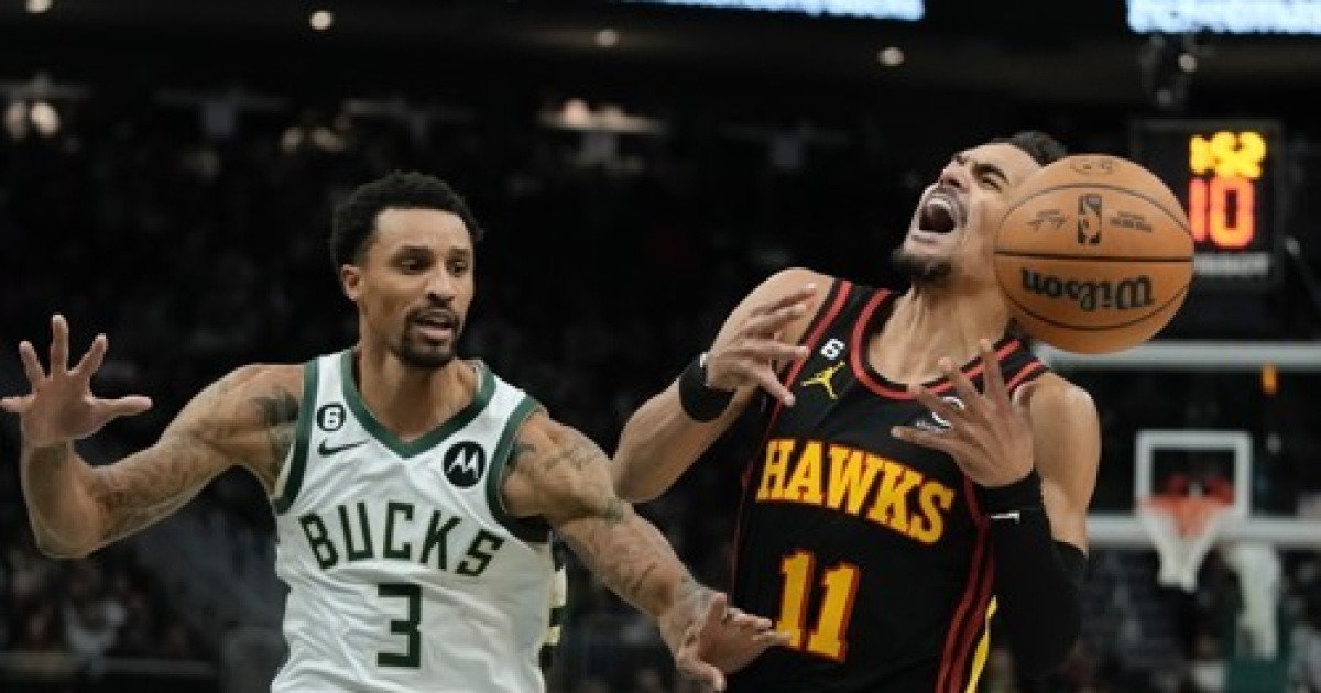Hawks Bucks Basketball