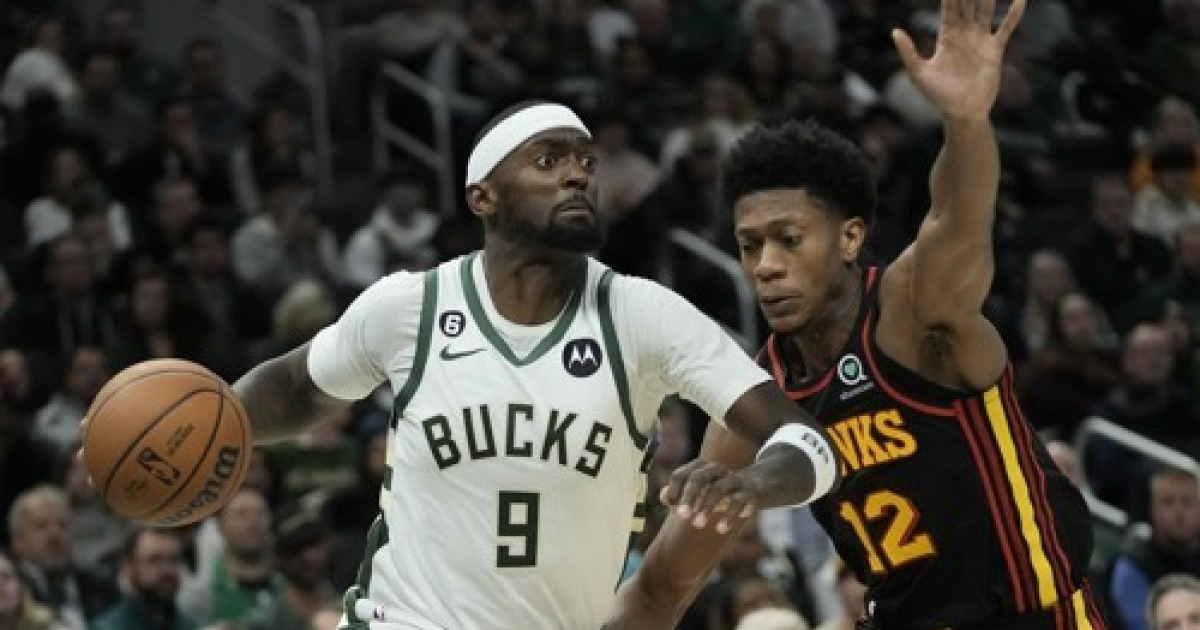 Hawks Bucks Basketball