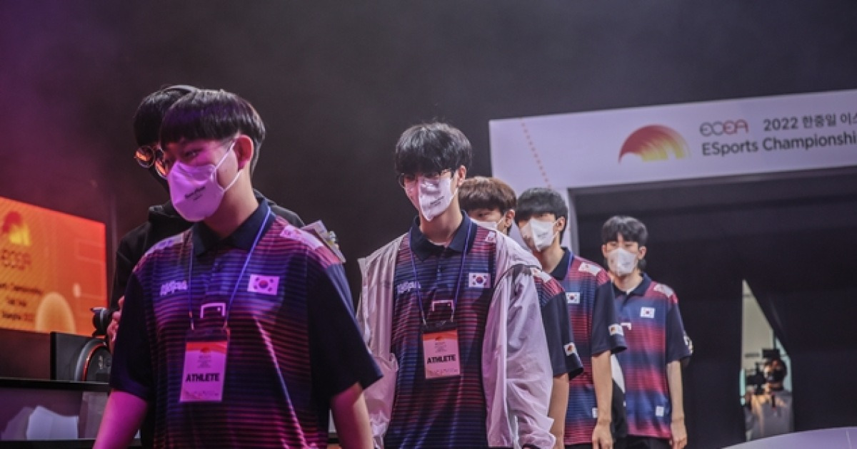 [ECEA 2022] 가볍게 일본 꺾은 ‘리그 오브 레전드’ 한국 대표팀, 중국에게 역전패
