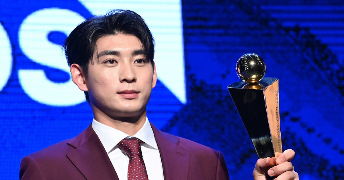 '역대급 은퇴 시즌' 이대호는 단 2표…MVP 투표에 무슨 일이?[KBO 시상식]