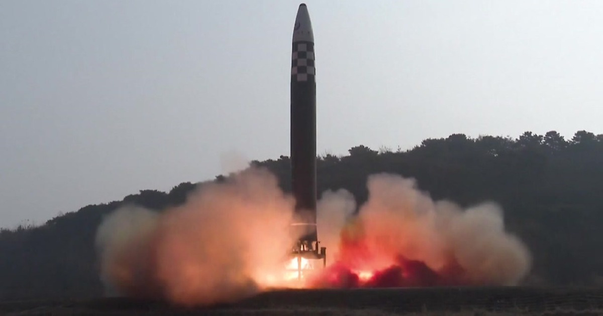 北, 15일 만에 또 ICBM 발사...'괴물 ICBM' 화성-17형 추정