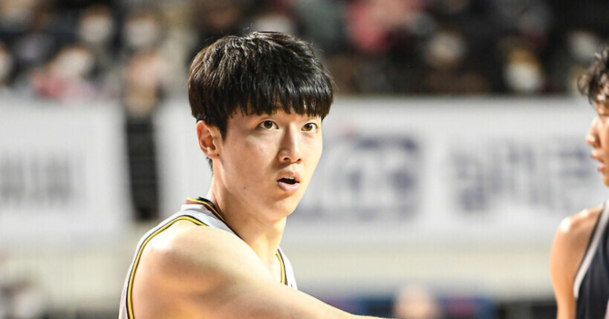 ‘21점 윤원상·결승 자유투 이재도' LG, KCC에 대역전승