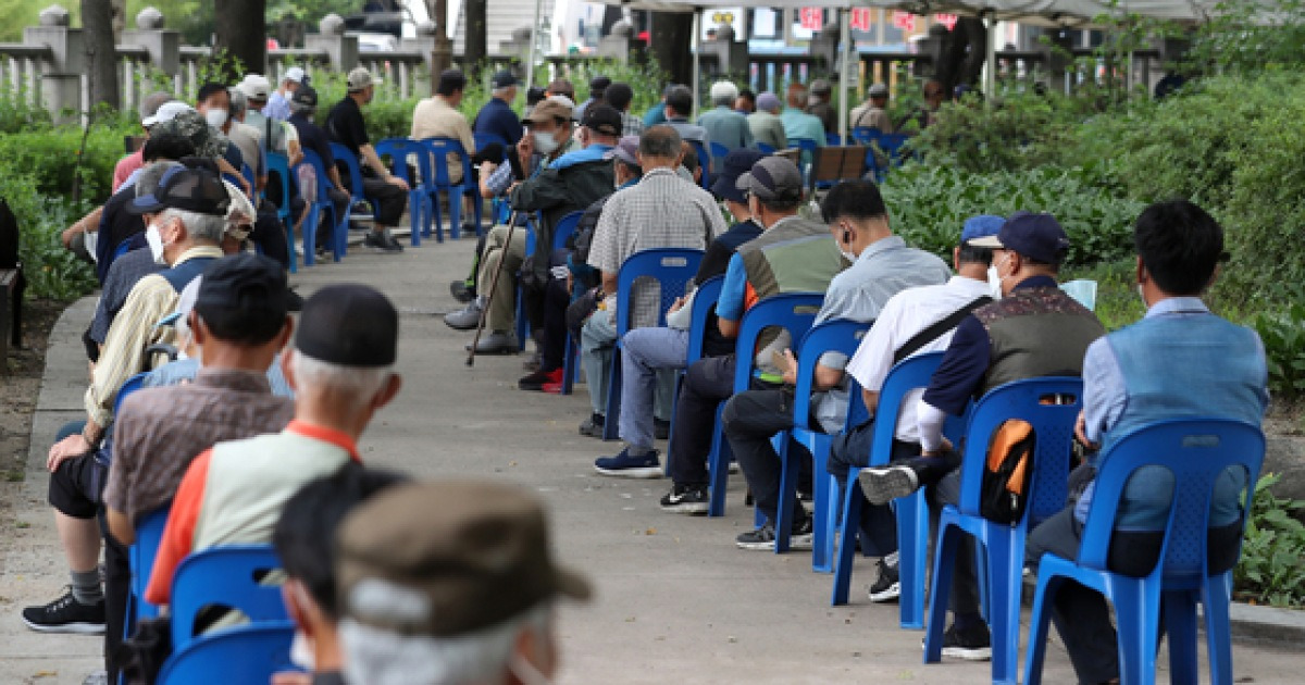[준비 안 된 ‘노인공화국’] 노인 빈곤·자살률 OECD 1위, “늙으면 빨리 죽어야지”…농담이 현실이 된 사회