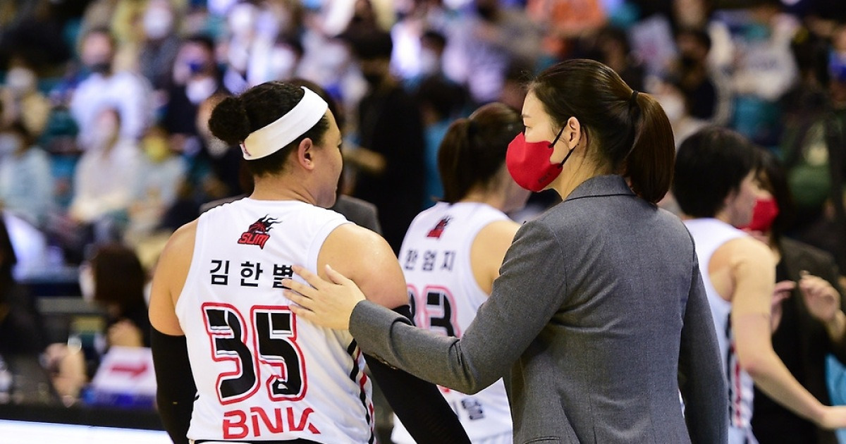 김한별 28점 19리바운드 맹폭…여자농구 BNK 5연승·공동 선두