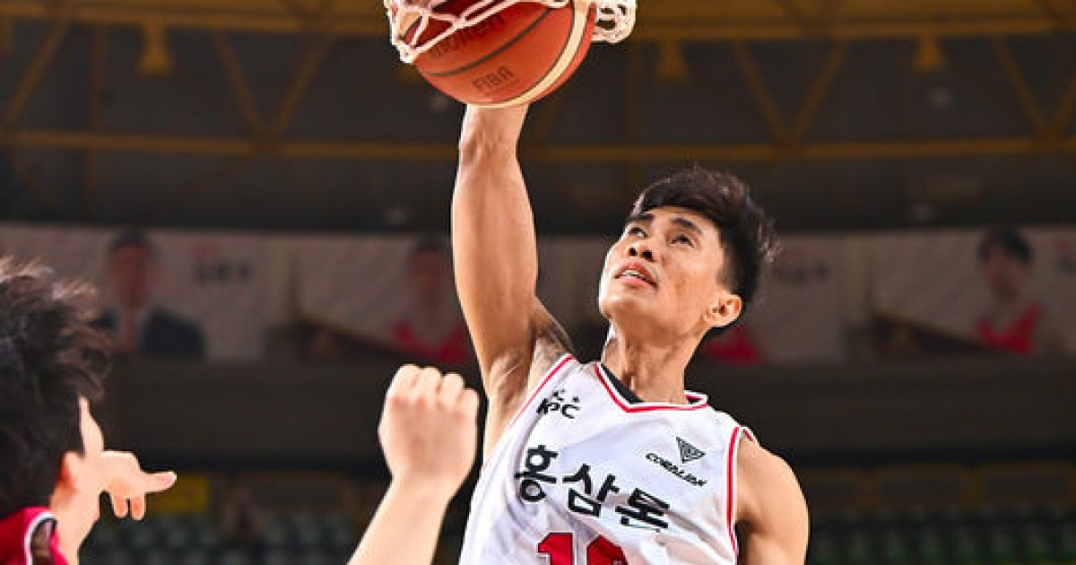 '아반도-변준형 더블 더블' KGC, LG 꺾고 단독 1위 질주