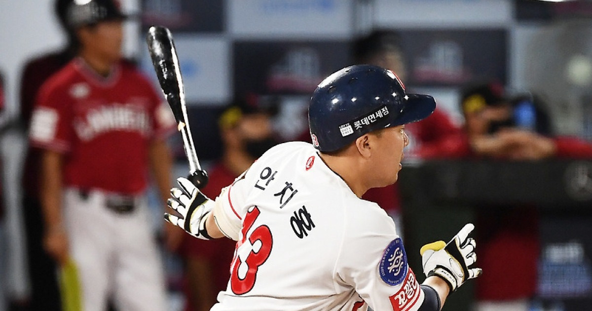 2번째 FA+가을야구→'캡틴' 완장까지…안치홍이 짊어진 무게감 [SC포커스]