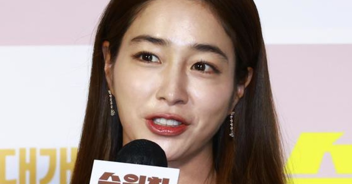 '스위치' 이민정 "10년만 스크린 복귀, 따뜻한 영화라 선택"