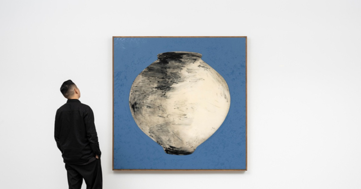 Korean moon jars experience new heyday with modern revamps