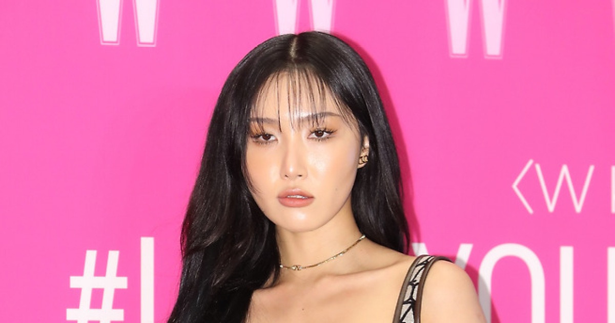 화사, 단독 MC 데뷔…tvN '화사쇼' 12월17일 첫방