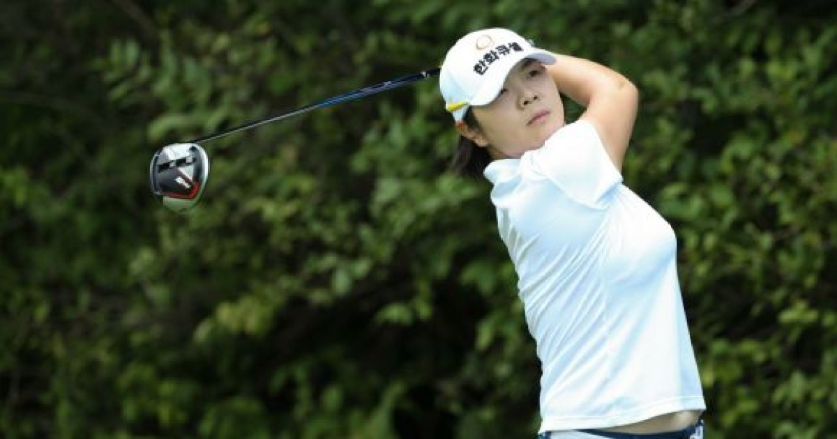 이민영 JLPGA 투어 최종전 2R 3타 차 단독선두