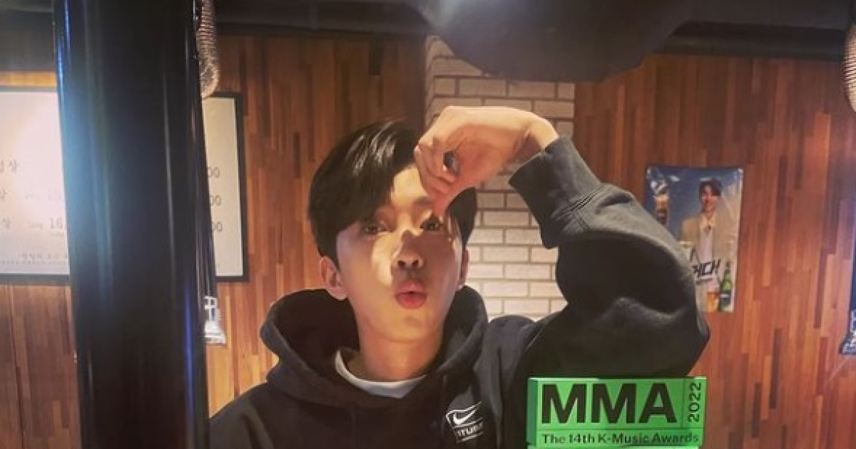 "우히우히♥", 임영웅 'MMA2022' 5관왕 자축