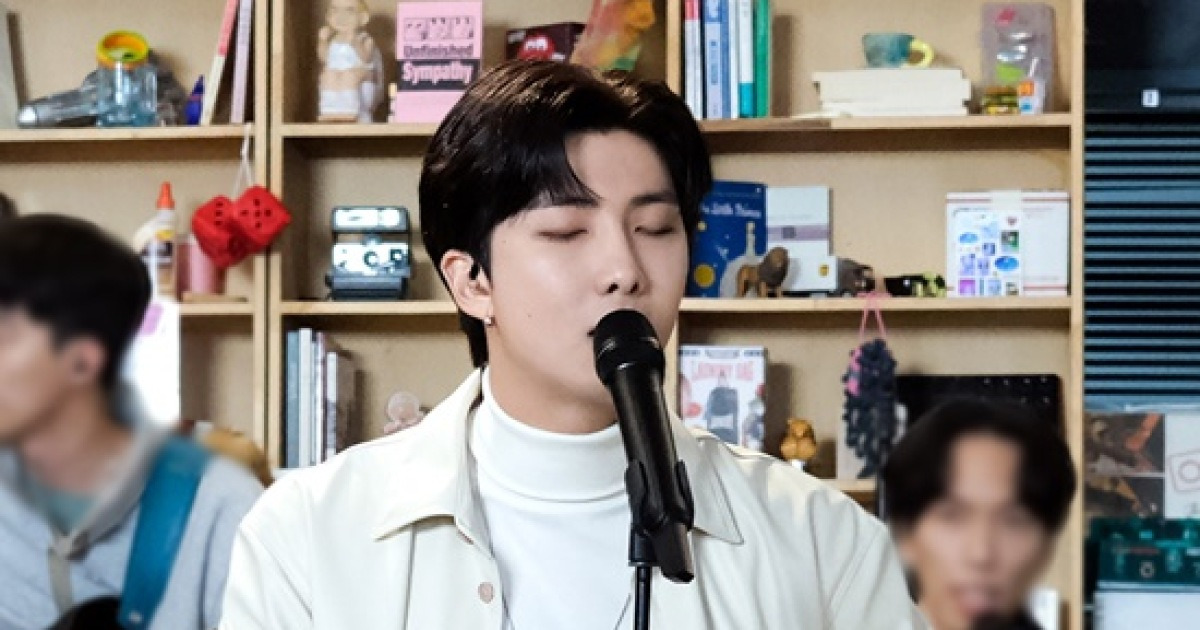 RM, 美 NPR 뮤직 'Tiny Desk Concert' 출연…'Indigo' 수록곡 무대 첫 공개