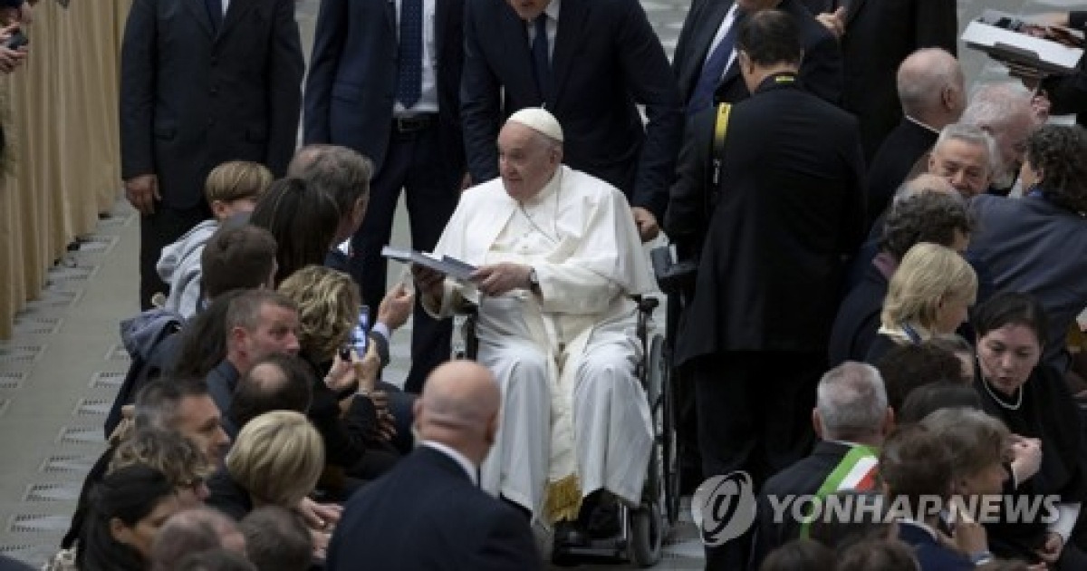 VATICAN POPE CHRISTMAS TREE DONORS