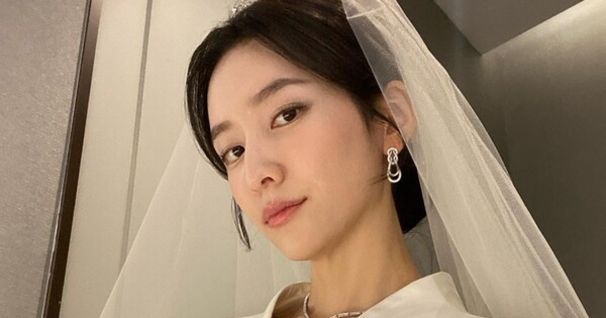 박지현 웨딩드레스 입고 재벌집 막내아들 김남희와 다정한 팔짱 