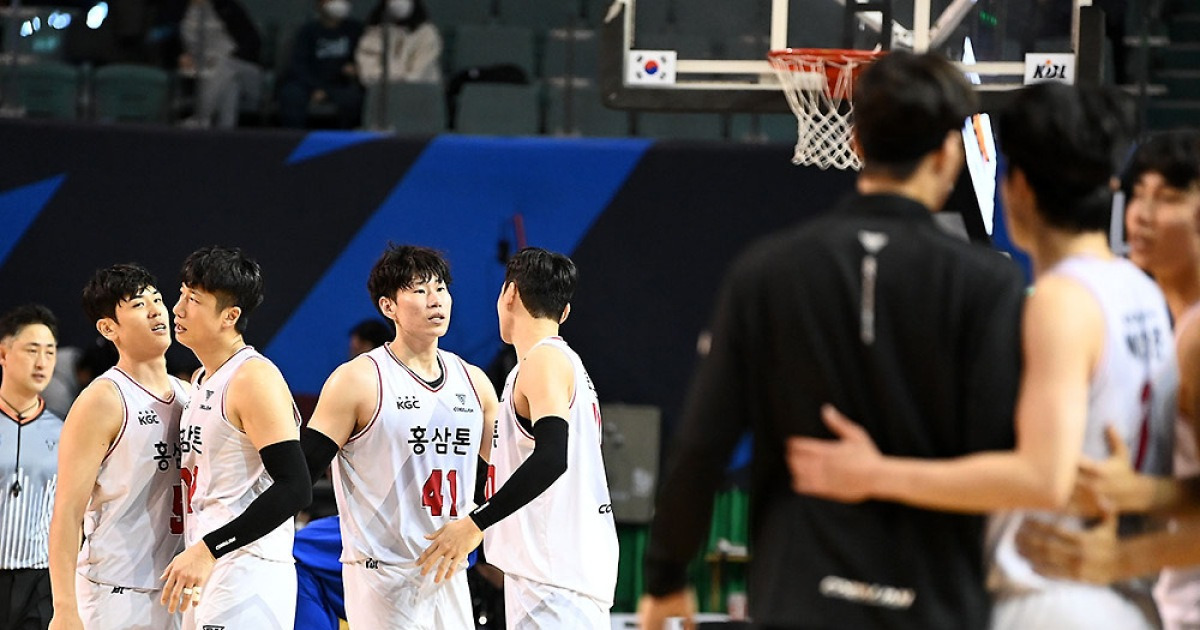 KGC '삼성에 77:73 승리'[포토]