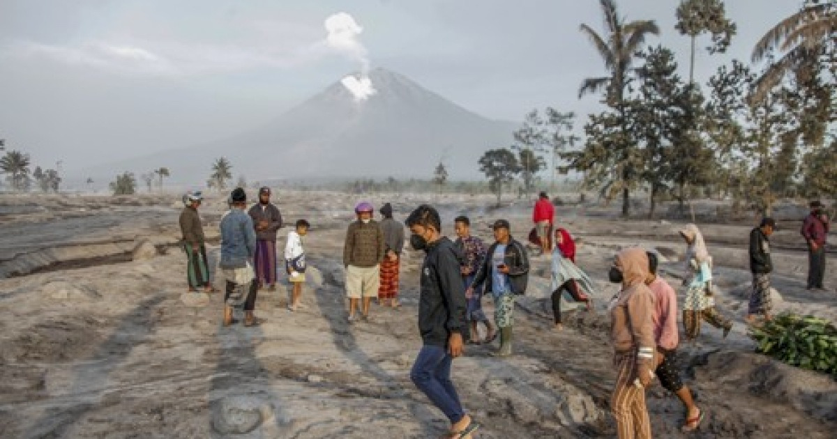 INDONESIA MOUNT SEMERU VOLCANO ERUPTION