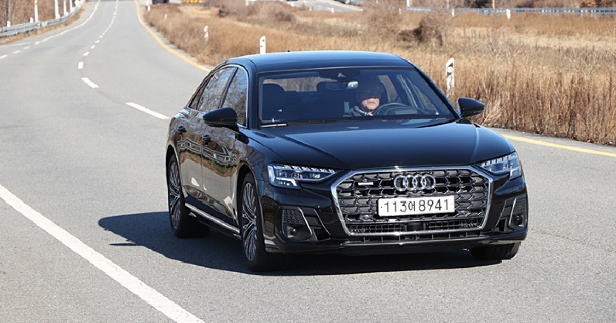 내연기관 시대의 종결자, 2023 아우디 A8L 55 TFSi 콰트로 S라인 시승기 | 글로벌오토뉴스