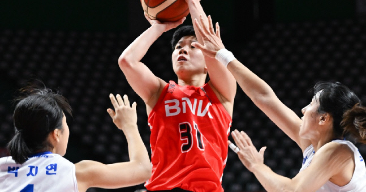 WKBL 2R 페이크 파울 10건...BNK 진안 3회로 '벌칙금 30만원'