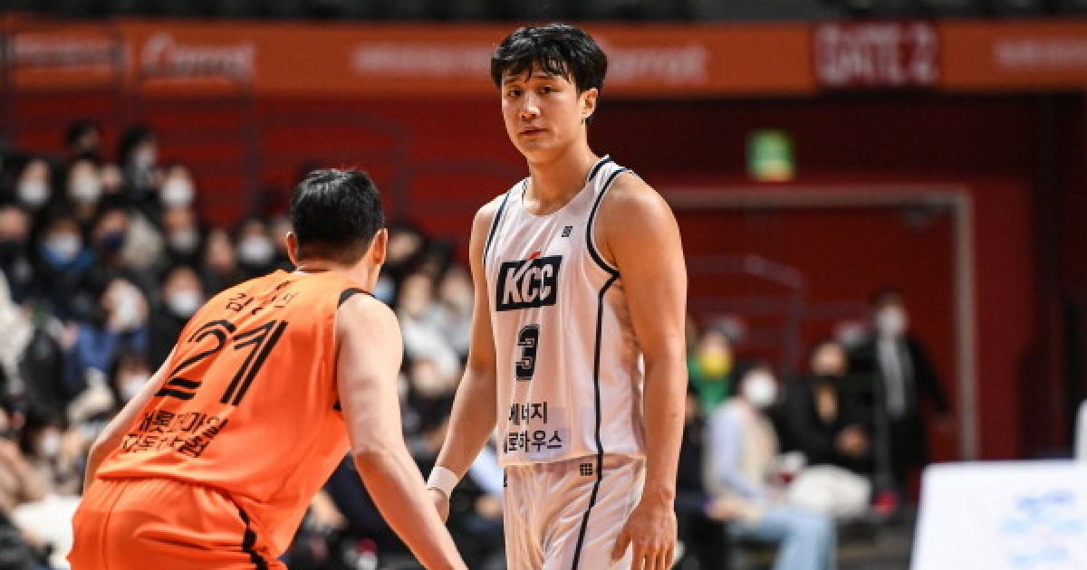 [BK 리뷰] '허웅, 제퍼슨 활약' KCC, 캐롯에 신승... 시즌 첫 2연승 '기쁨'