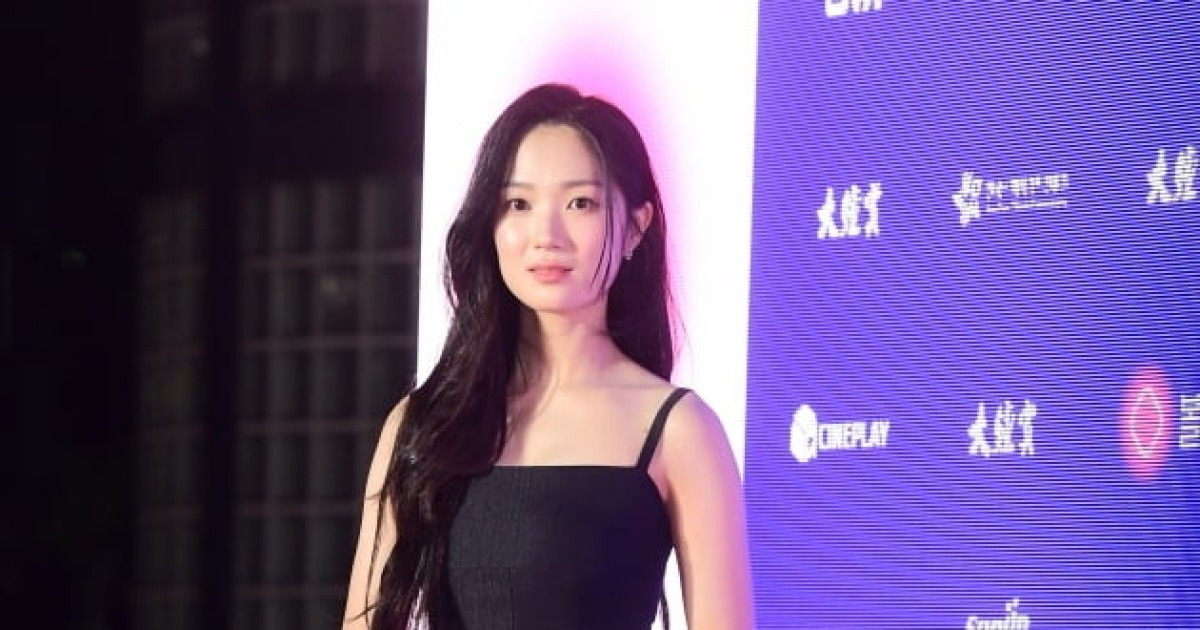 [포토] 김혜윤 블랙 드레스로 우아하게~ 제58회 대종상 영화제