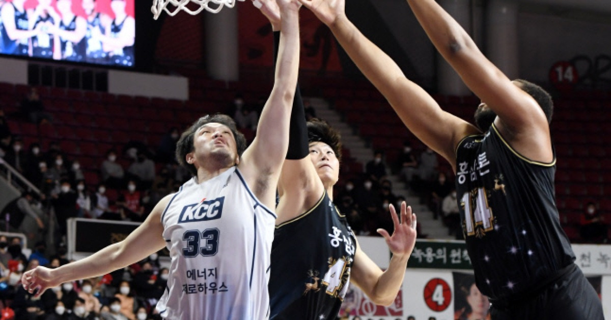 [포토]KGC 스펠맨, 난 두 손으로!