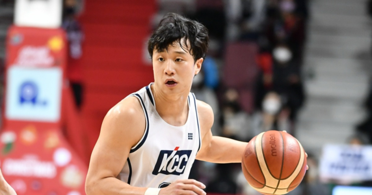 ‘허웅 21득점’ KCC, 리그 1위 KGC 잡았다