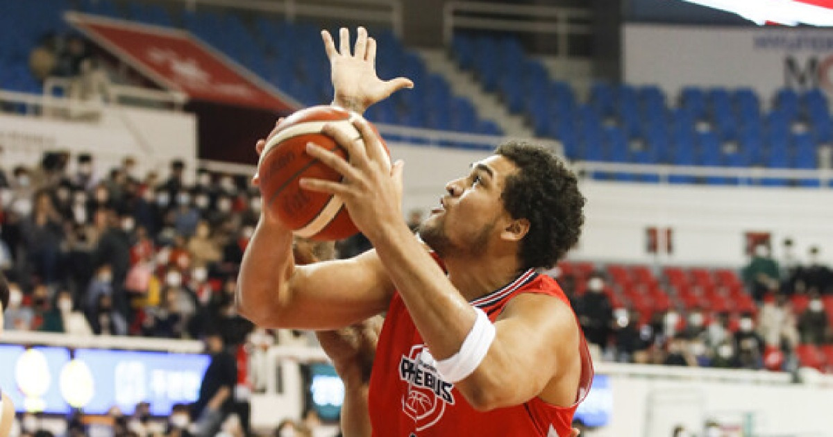 [BK 리뷰] ‘삼각편대 맹위’ 현대모비스, DB 제압 … 1위 KGC인삼공사와 2겡미 차